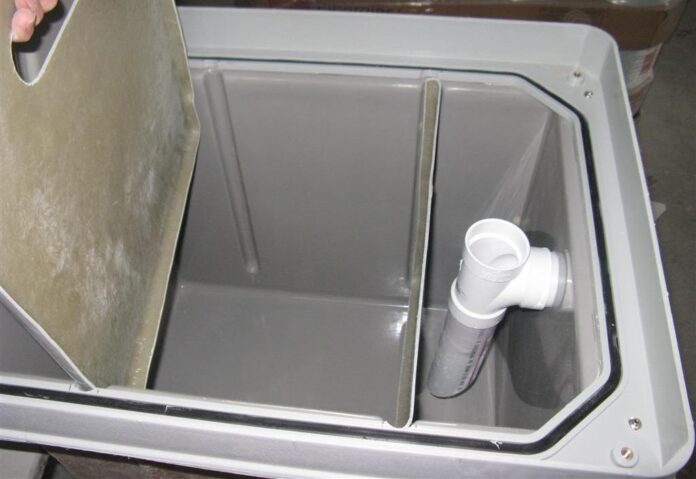 How to Clean a Residential Grease Trap in 6 Easy Steps - Bolsa de Mulher